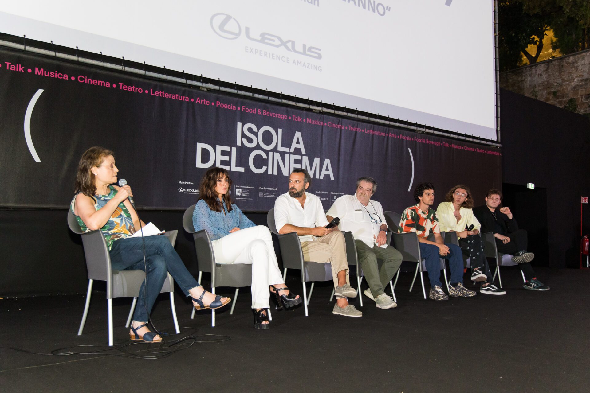 La Notte Più Lunga Dellanno è Allisola Del Cinema Ciak Magazine